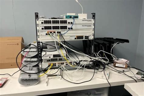 Instalación Y Configuración De Mikrotik Triax