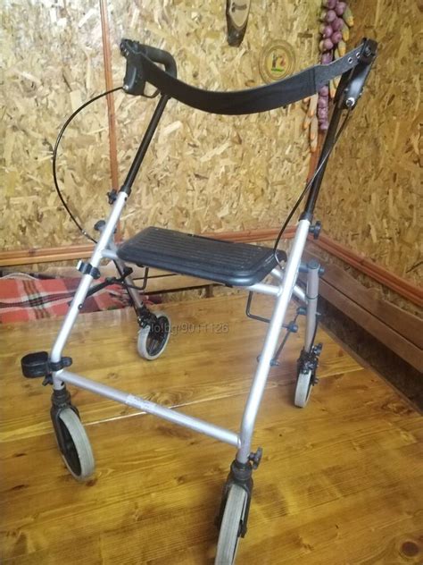 Сгъваема проходилка ролатор за възрастни оперирани трудно подвижни хора Терапевтични