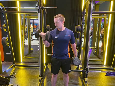 Как накачать сильные руки пять эффективных упражнений Три причины отсутствия мышечного роста