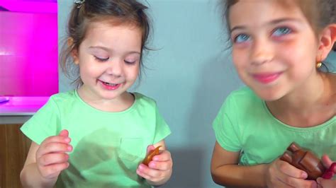 ემილია დანიელასთან ერთად ხსნის ჯადოსნურ ყუთებს Youtube