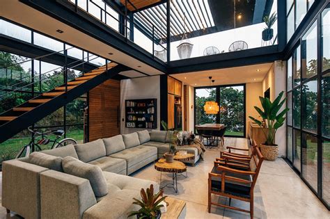 La Casa Con Un Gran Ventanal