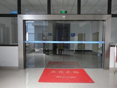 成都电动门厂家 成都伸缩门厂 成都电动伸缩门厂 成都停车