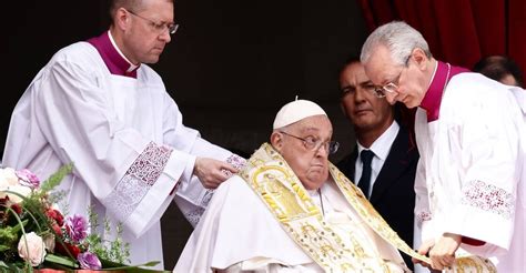 In His Final Easter Message Pope Francis Spoke Of Logic Of Fear