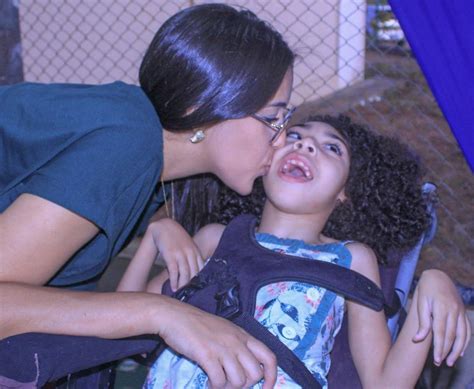 Mães De Crianças Com Síndrome Congênita Do Zika Vírus Lutam Contra