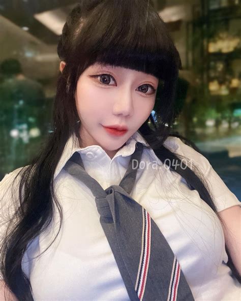 【ev女孩】性感黑髮甜心「朵菈dora」，清涼比基尼秀「兇猛美乳細腰」比例太惹火！ Ev撲克官網