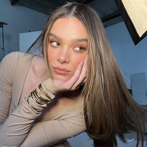 Hailee Steinfeld Hawkeye Rgeekboners