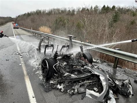Tesla Bursts Into Flames On Highway Leaving Nothing But Metal Debris