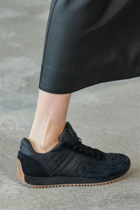 Zapatos De Primavera Verano 2023 Todas Las Tendencias De Las Pasarelas