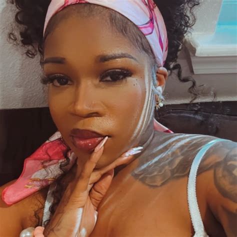 Lola Tae Threads Say More