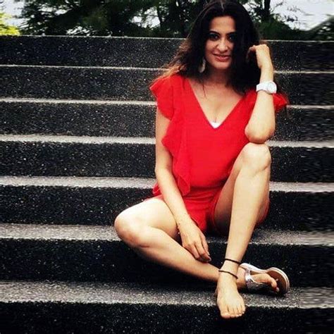 Yeh Jaadu Hai Jinn Ka Actress Smita Bansal Is A Hottie In Real Life