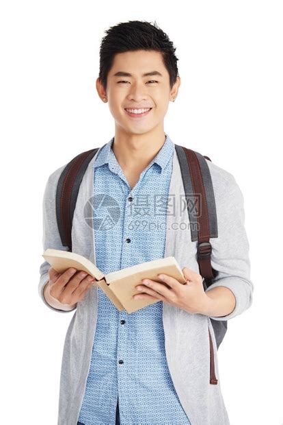 快乐亚洲大学生藏品打开书和看照相机隔绝在白色背景高清图片下载 正版图片507446769 摄图网