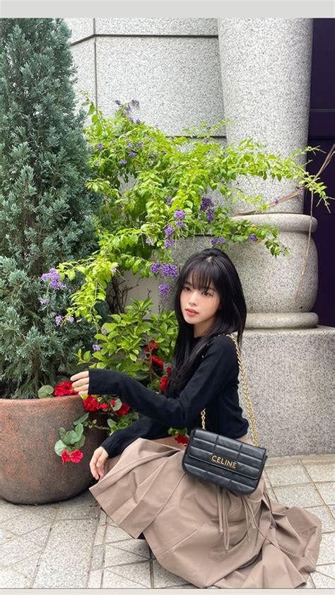 Roh Jeong Eui 노정의 Updates On Twitter