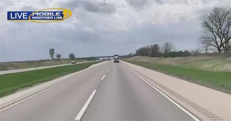 Cbs 2 Mobile Weather Lab Checks Out Western Suburbs Where Severe Weather Is Headed Cbs Chicago