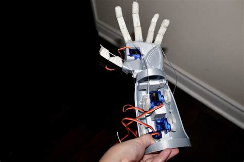 3d Printed Robotic Hand With Bluetooth Control 18 Steps With