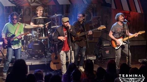 Стефан Вълдобрев и Обичайните заподозрени с извънреден коледен