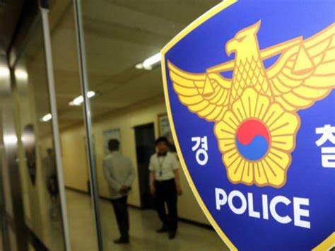 БНСУ д амьдардаг 13 настай монгол хүүг эцэг эхийнх нь хамтаар иммигрэйшнд хорьжээ Isee Mn