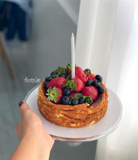 همیشه کیکایی که برا تولد خودم درست میکنم بعدش هم چندیدن بار سفارشش رو