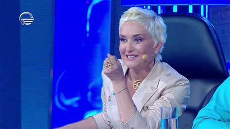 ვინ ვინ არის რობოტი გ ცაბაძე ტრიალებს Vin Vin Aris Show Youtube