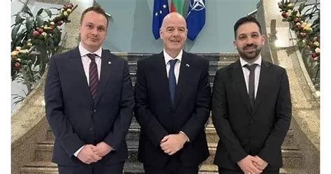 Президентът на ФИФА Джани Инфантино пристигна в България