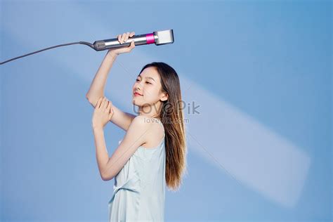 헤어 드라이어가있는 아름다움 사진 무료 다운로드 Lovepik
