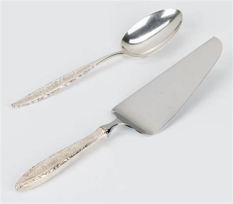 Lot 431 Lunt Floral Lace Sterling Flatware 58 Pcs Case Auctions