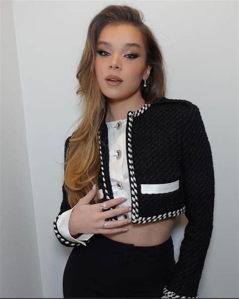 Hailee Steinfeld Bumblebee Rgeekboners
