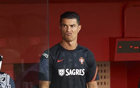 Cristiano Ronaldo Offre Lavoro Paga 6000 Euro Al Mese Servono Fedeltà