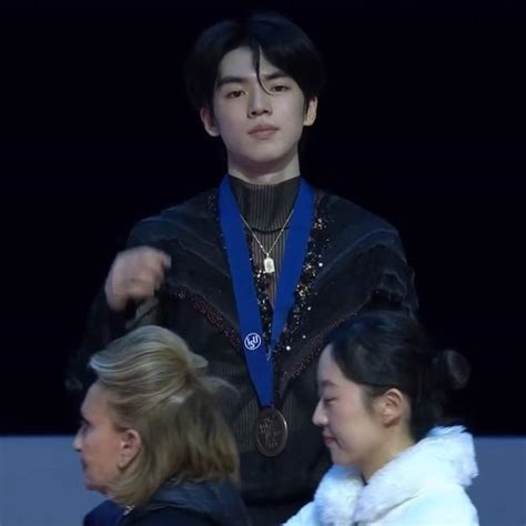 시상대에서 차준환 키에 놀란 일본선수 반응 촬스의 이슈와 유머