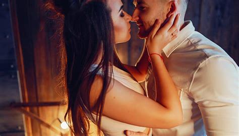 Best Colognes To Attract Females 2021 Worldzfeed