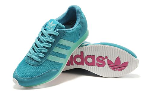 Купить Кроссовки Туристические товары Adidas Адидас Клевер 2879 чистая ...