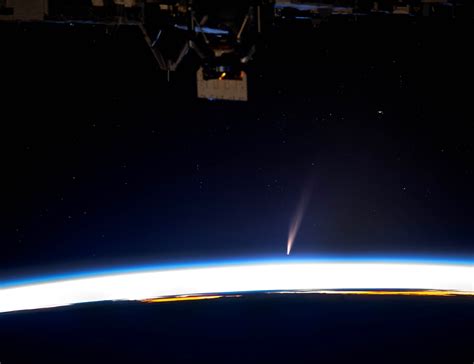 Nasa Astronaut Snaps Photo Of Totally Amazing Comet From Space