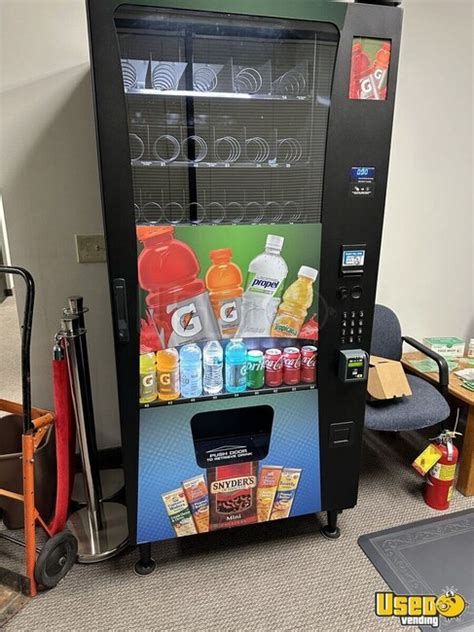2021 New Wittern Fsi Usi Selectivend Advantage Plus Snack And Drink Combo Vending Machine For