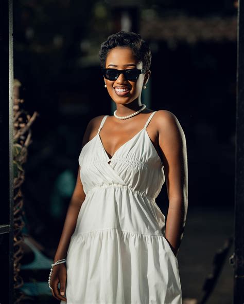 Womenoiledupfeet Photos Download The Best Free Womenoiledupfeet