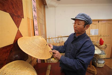 【图片故事】非遗传承人孙世安和草编技艺 图片中心中国网