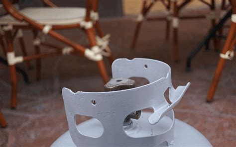 How To Hook Up External Propane Tank To RV 3 Easy Steps