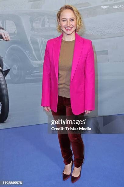 Hot Sexy Anna Maria Muhe Bikini Pics