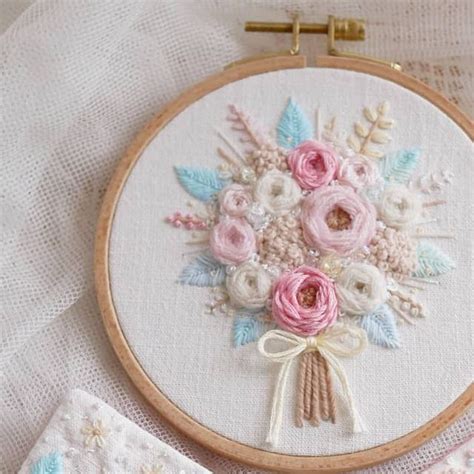 프랑스자수와 꽃자수🌷momo의 소녀의 자수 On Instagram 🎀🎀🎀🎀 패키지 모두 품절 미입금분 대기만 가능합니다 문의 많으셨던 반짝반짝 구슬들과 실셋트 주문