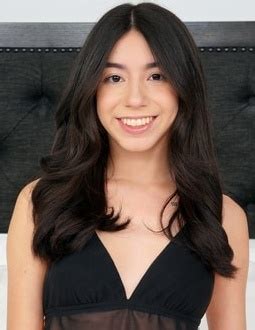 Camilla Cream Model Profile Indexxx Com