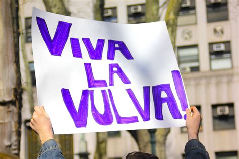 11 NEW Ways To Touch Her Vagina Em Lo