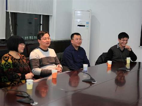 校领导与2013年度新晋升人才谈发展图文