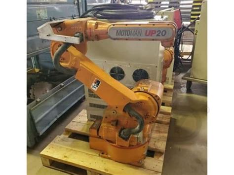 Yaskawa Up20 Xrc High Speed Material Handling Robot 6 Axis 20 Kg Payload 1658 Mm Reach