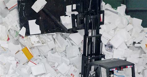 설 명절 끝나고 산더미처럼 쌓인 재활용 쓰레기