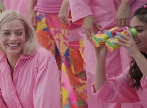 Og S Sagde Vi At Vi Blev Set Af Barbie Pov International