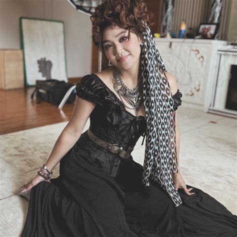 Б Мөнхдэлгэр