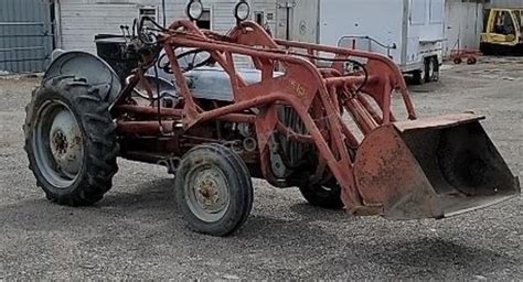 Ford 8n Tractor W Wagner Loader Live And Online Auctions On