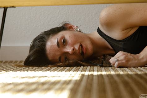 Hannah Tarley Tie Your Shoes X Hskkjb I Qk Porn Pic