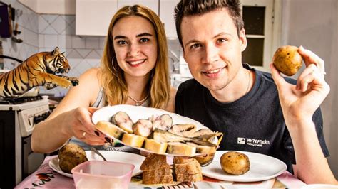 🐟 Копчённая СКУМБРИЯ и картошка в мундире 🥔 МУКБАНГ асмр итинг еда Kushat Prosto Youtube