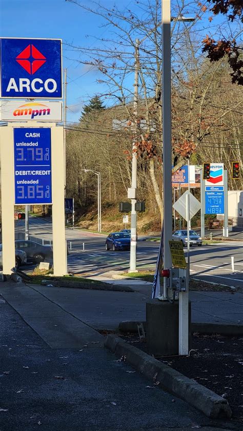 Can Someone Explain Why Theres Such A Huge Difference In Price Corner