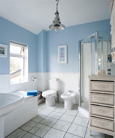 Small Bathroom Color Ideas