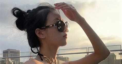 미주야 옷 좀 입어라이미주 비키니 차림에 팬들 왜 자꾸 벗고 다녀